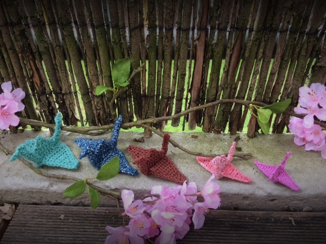 Free pattern : Crocheted Origami Cranes…
