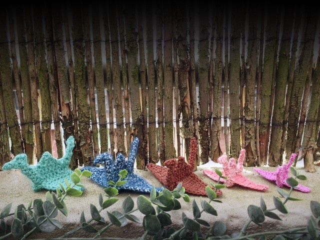 Free pattern : Crocheted Origami Cranes…