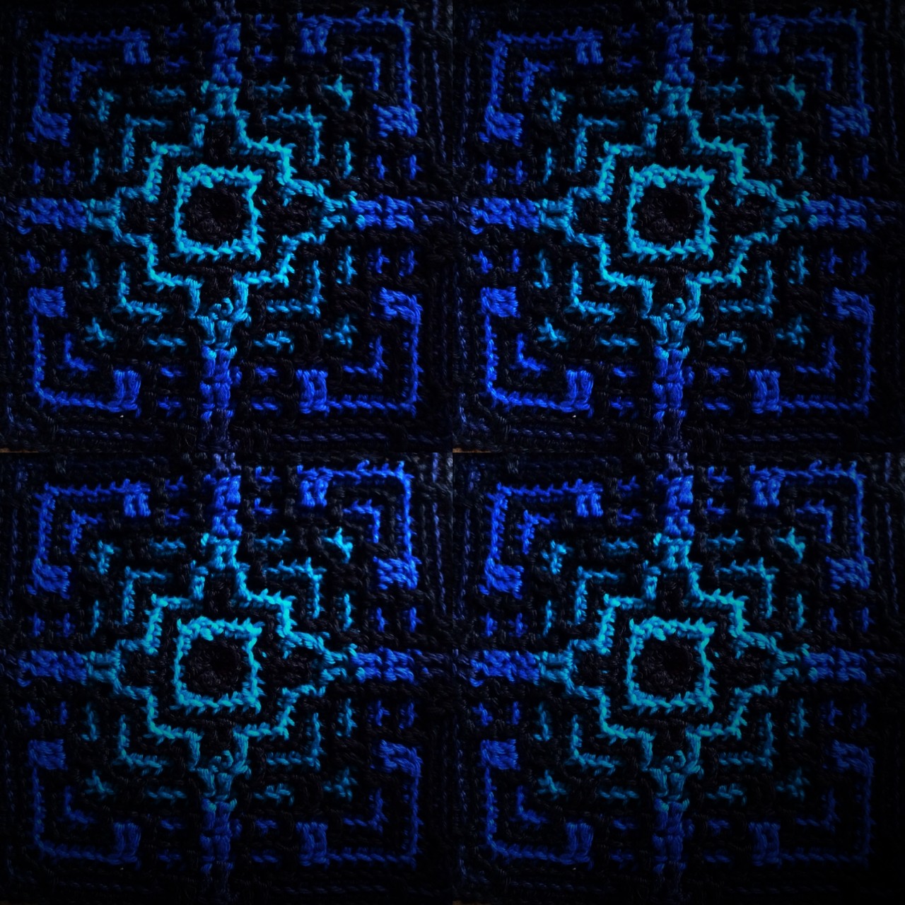 the Medina Mosaic tiles- day 4 : the Majorelle tile