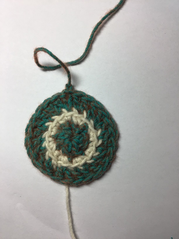 Changing colors without fastening off – tutorial