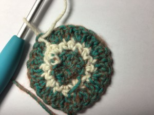 Changing colors without fastening off – tutorial