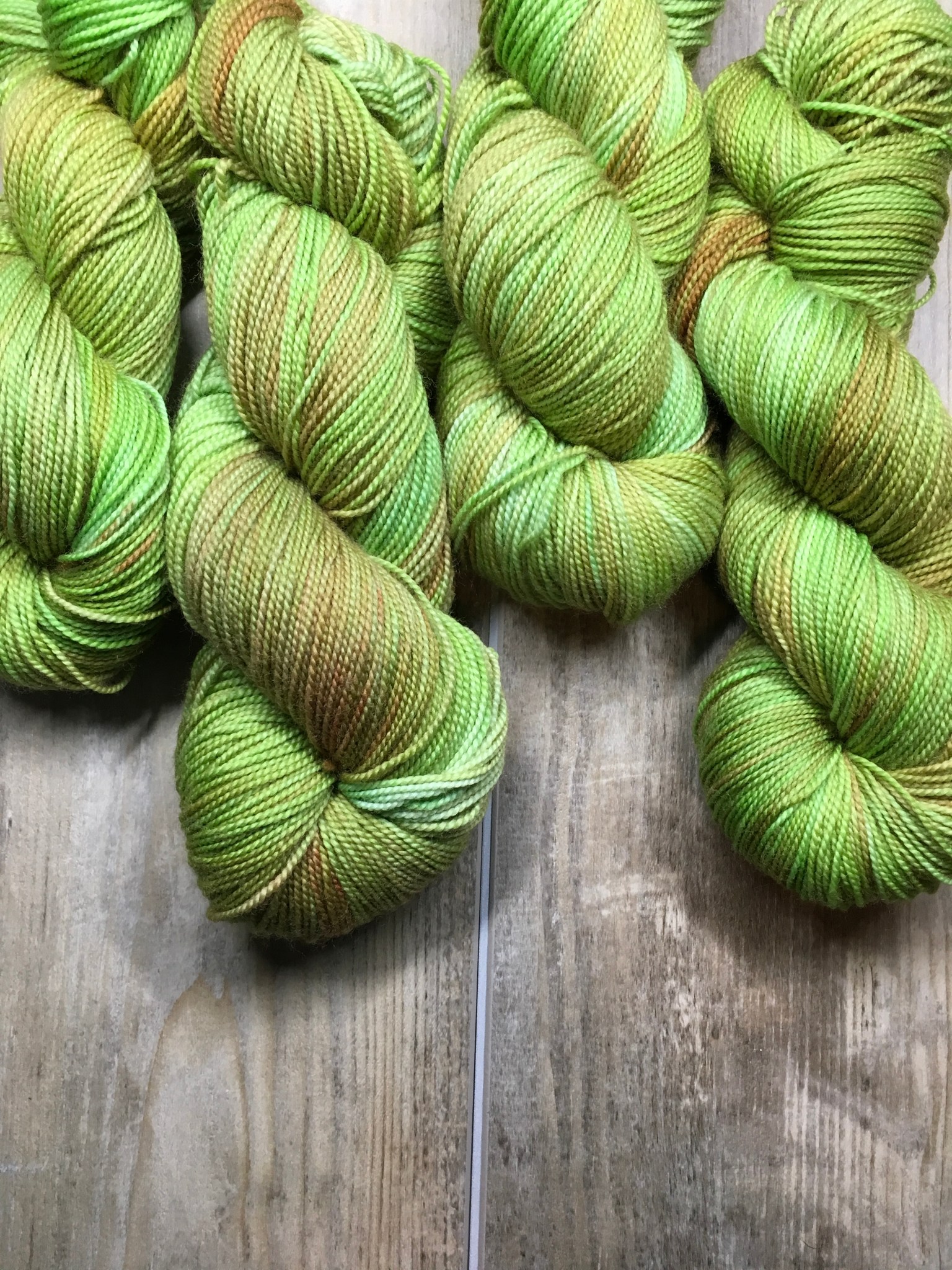 The Hourglass Hat pattern is released, and TGWTH hand-dyed yarns are ...